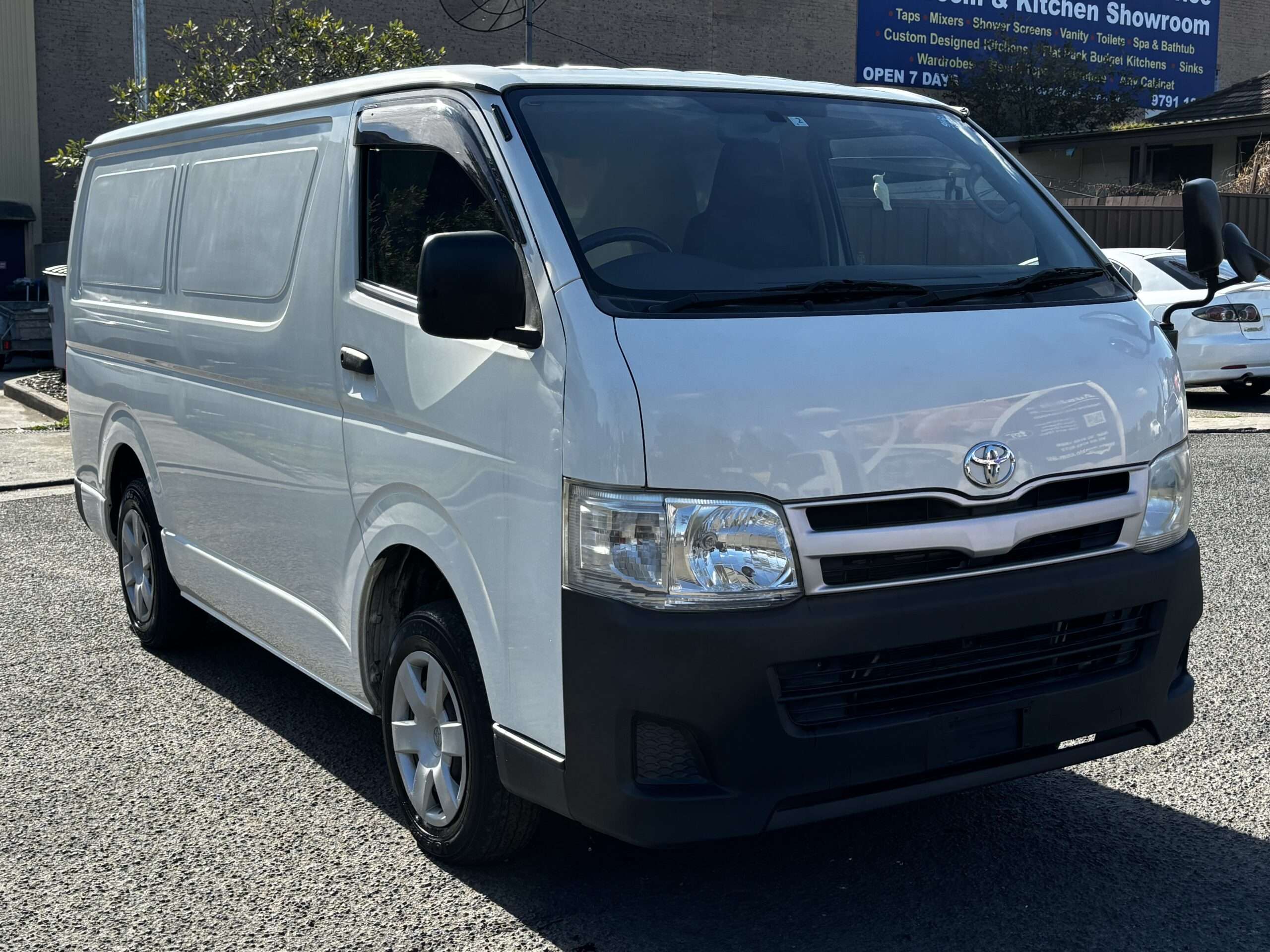 Toyota Hiace Diesel – invictaqualitycars.com.au